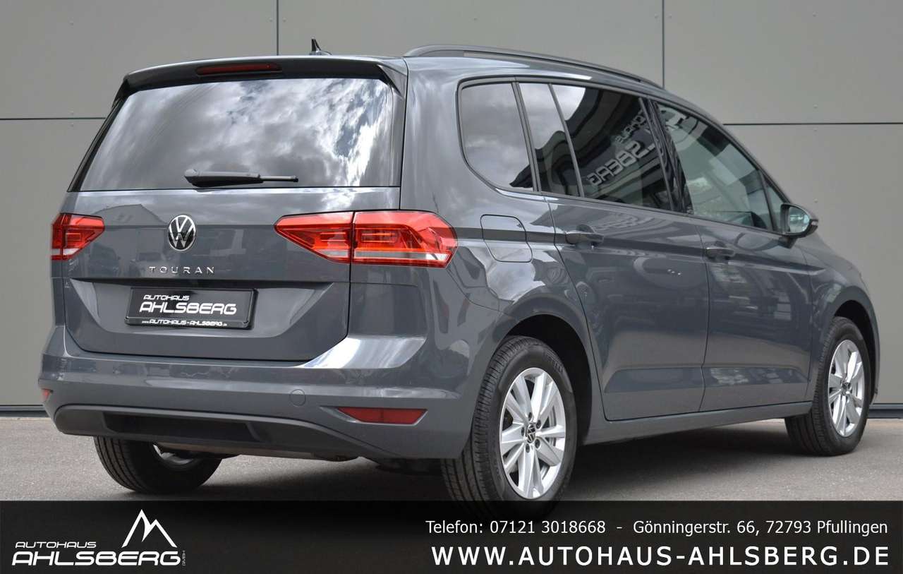 Volkswagen Touran COMFORT/ DIG C./STAND./ACC/PANO/DYNAUDIO/AHK de 2023 ...