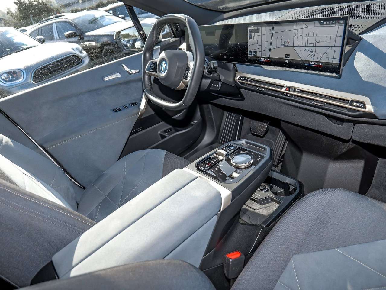 BMW iX xDrive40 Sportpaket+Skylounge+AHK+Laser+H/K+Multis de 2022, 31 ...