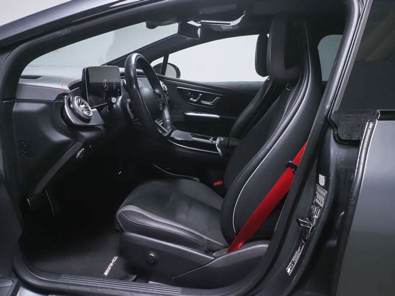 Mercedes EQE 300 EQE 300 AMG *DISTRO*PANO*NIGHT*AMBI*MEMORY*DAB* de ...