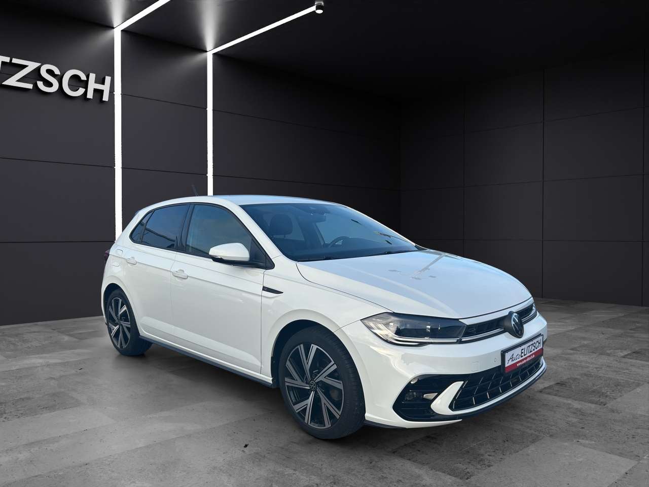 Volkswagen Polo R-Line TSI DSG IQ.Light ACC SH AID RFK AppConne... de ...