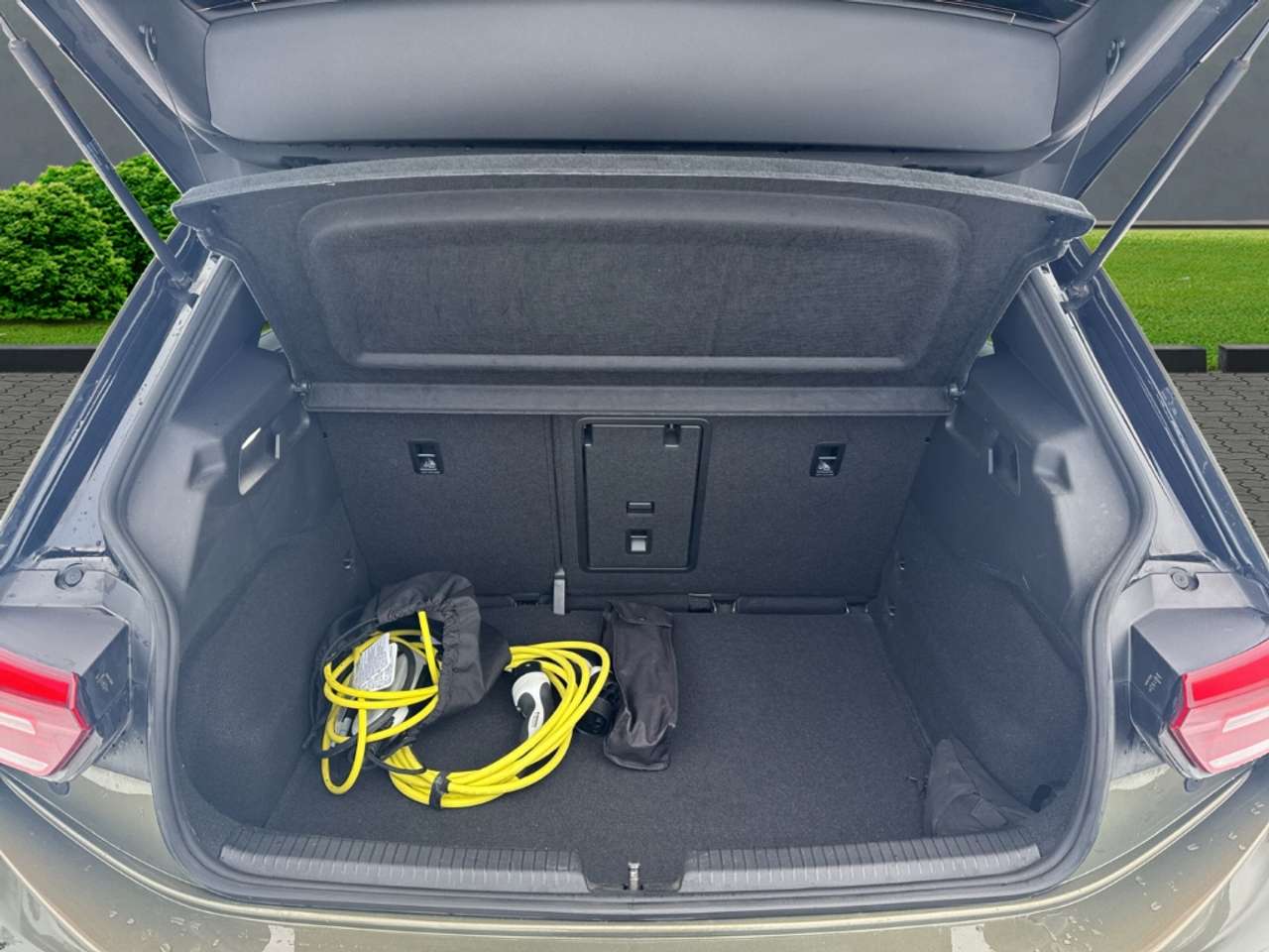 Volkswagen ID.3 Pro HUD AD StandHZG AHK-abnehmbar Navi Digitales C de ...