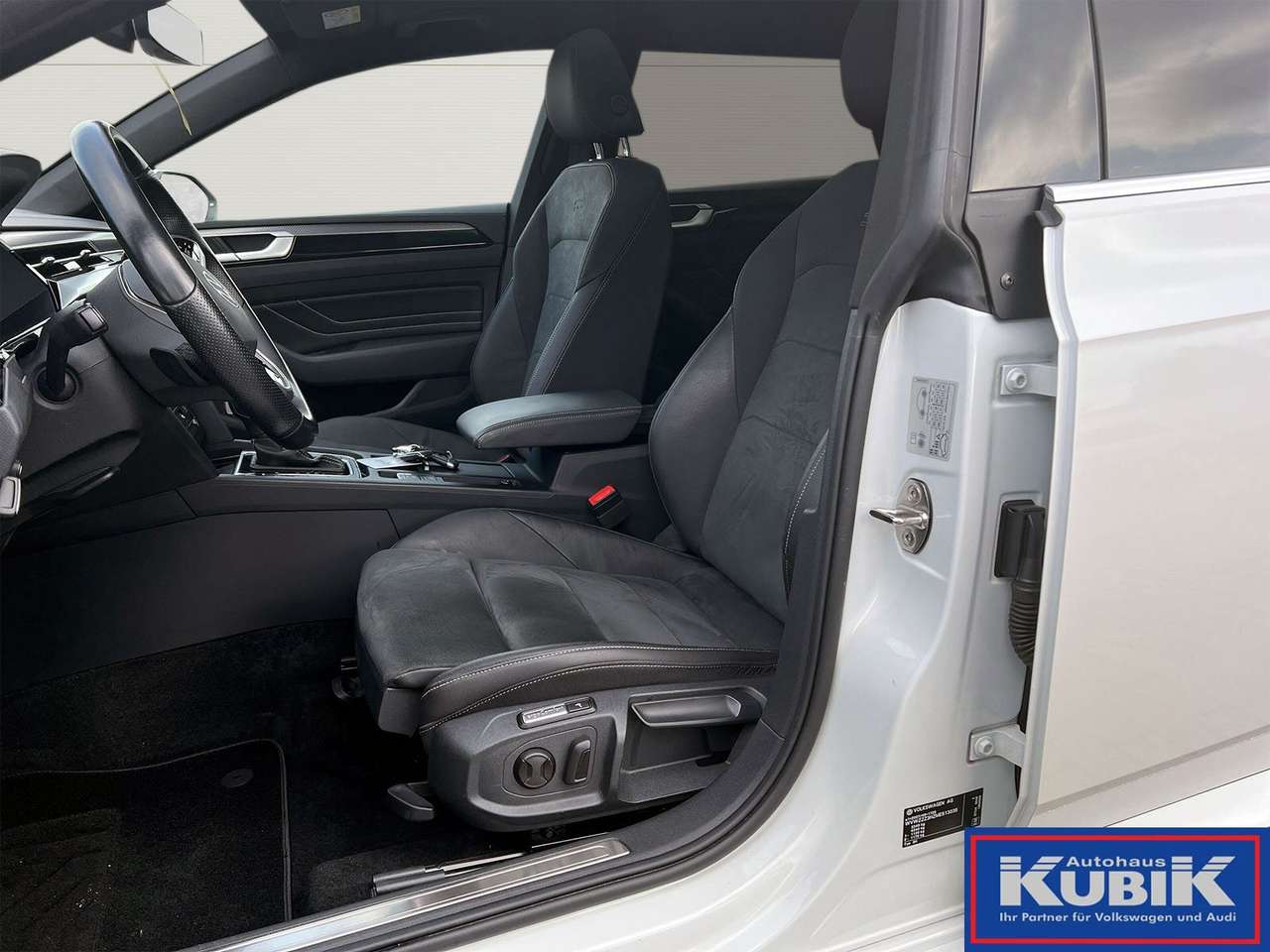 Volkswagen Arteon Shooting Brake 2.0 TDI R-Line DSG DCC Head Up Dyna de ...