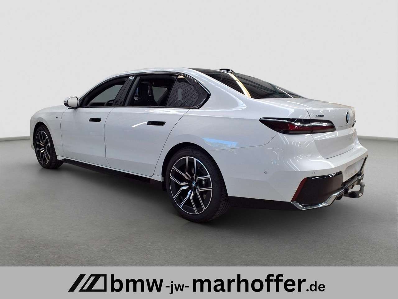 BMW 740 d xDrive MSport Cinemna TV PanDACH Iconic de 2025, 10 000 km ...