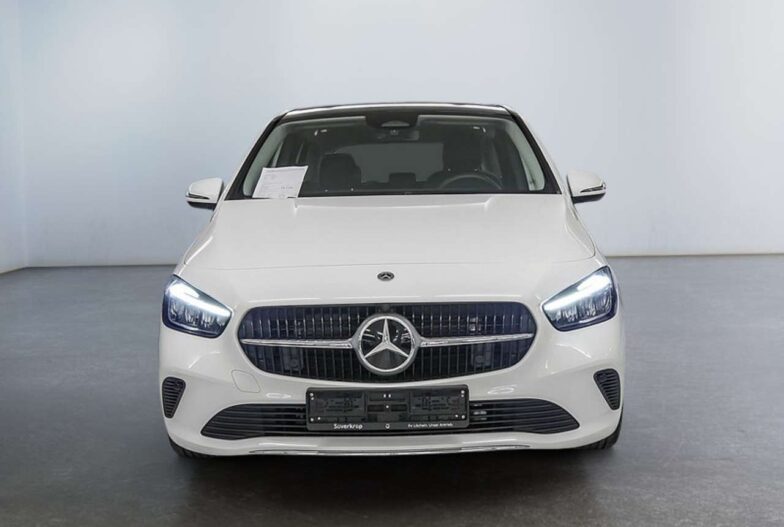 Mercedes B 180 d , PROGRESSIVE AHK DISTR KAMERA PANO SPUR de 2025, 4 ...