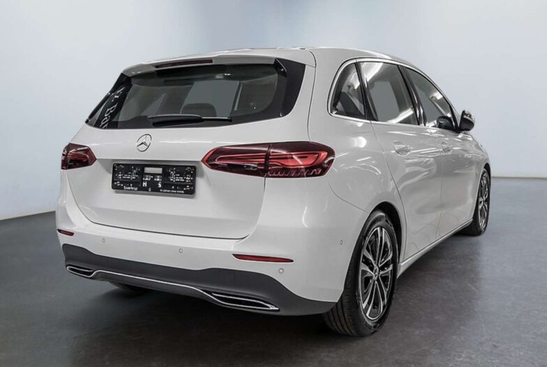 Mercedes B 180 d , PROGRESSIVE AHK DISTR KAMERA PANO SPUR de 2025, 4 ...