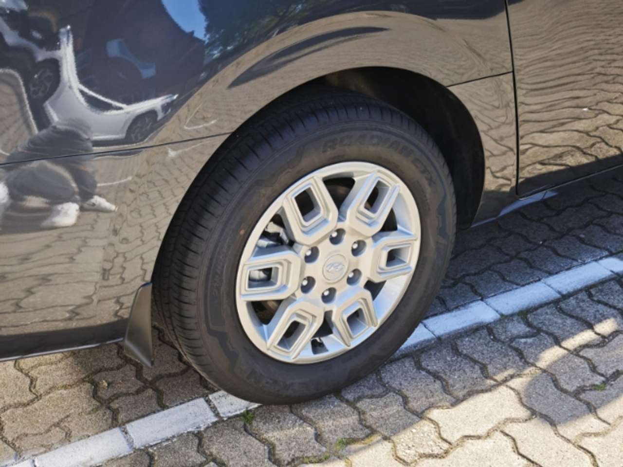 Hyundai STARIA Navi Digitales Cockpit Bose 360 Kamera LED ACC El. de ...