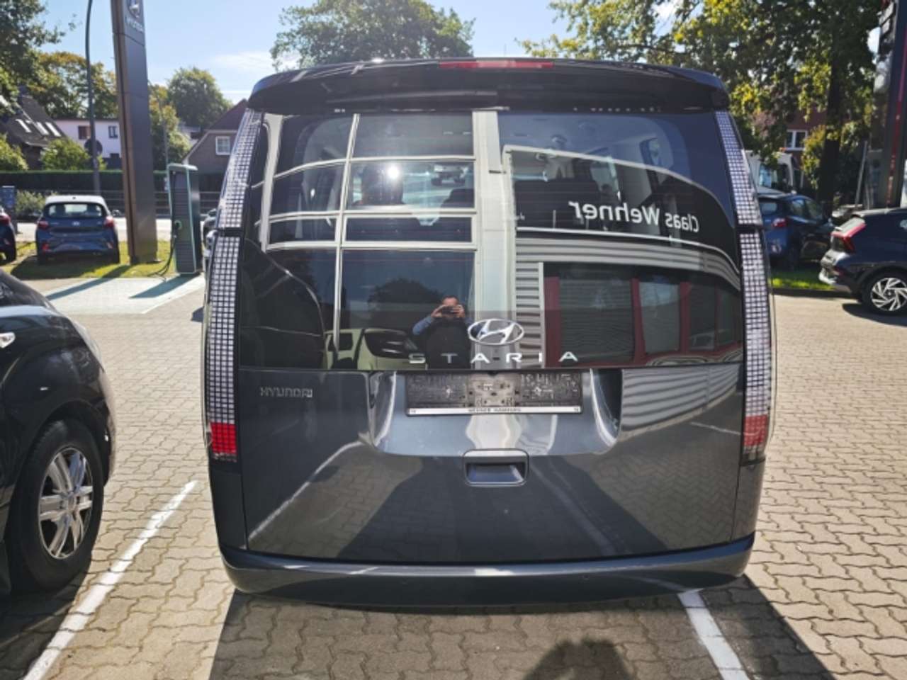 Hyundai STARIA Navi Digitales Cockpit Bose 360 Kamera LED ACC El. de ...