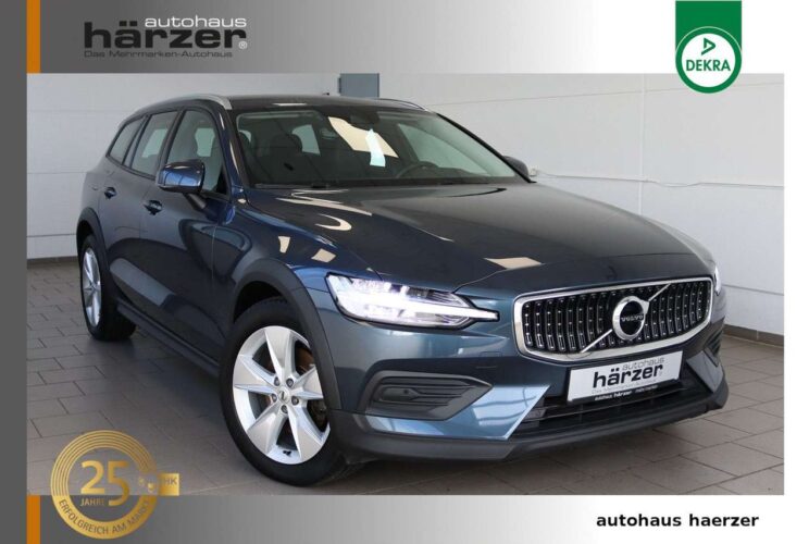 Volvo V60 Cross Country AWD D4 *LED*NAV*RFK*PDC*SHZ* de 2020, 73 172 km ...
